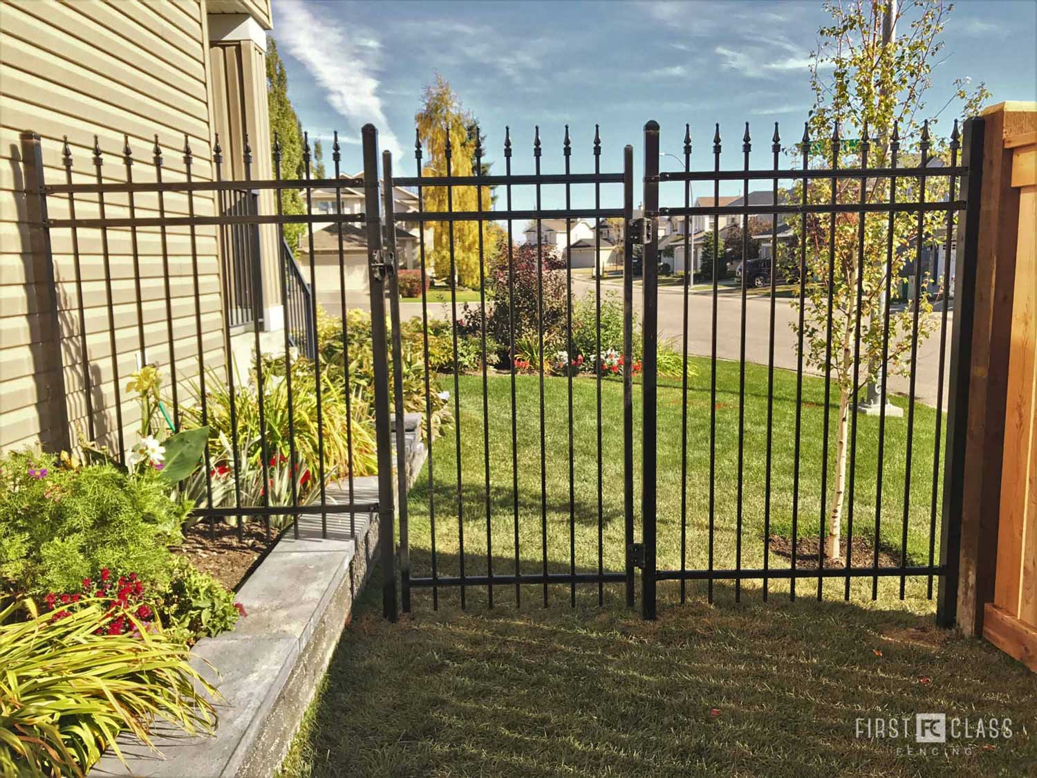 Gallery | First Class Fencing | (403) 991-5995 | T2C 2A8