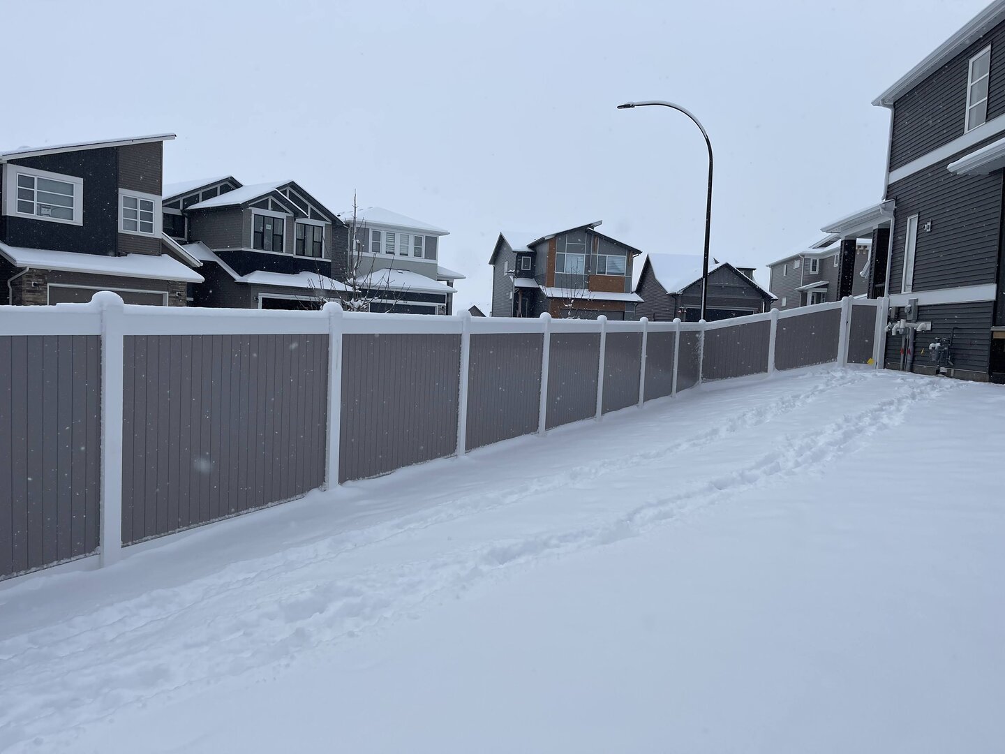 Vinyl Fencing Calgary | Vinyl Fence Cost | First Class Fencing