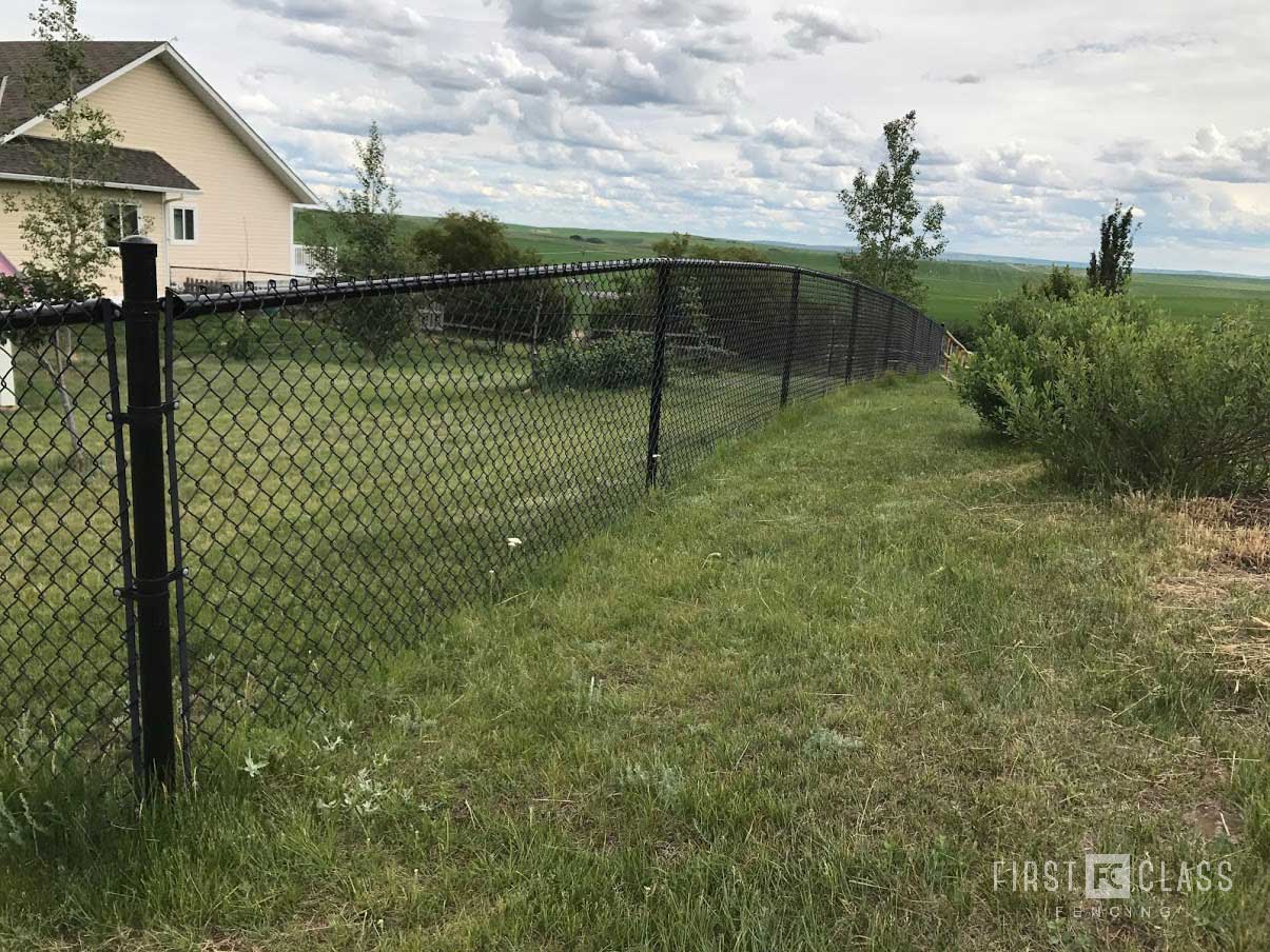 Gallery | First Class Fencing | (403) 991-5995 | T2C 2A8
