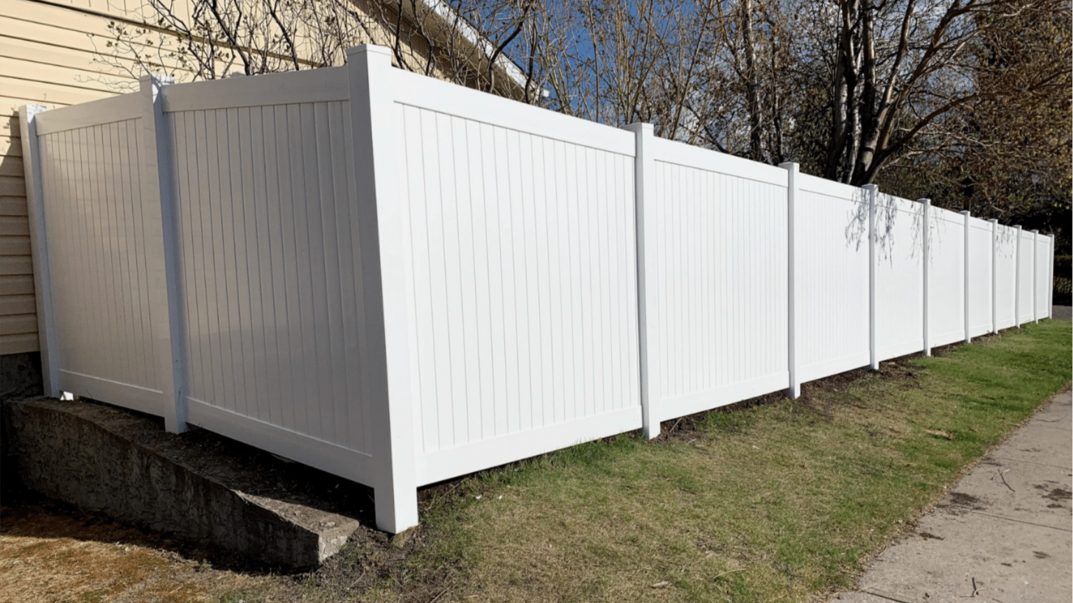 Fence Builders Calgary | First Class Fencing | (403) 991-5995